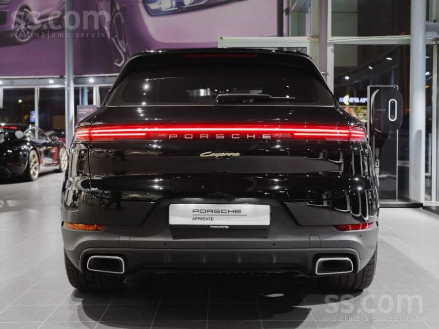 Black Porsche Cayenne 2024 in Riga, with an engine capacity of 3.00 L and mileage of 28 thousand km for 98000 €, photo 7 on AUTOMOTO.COM.LV