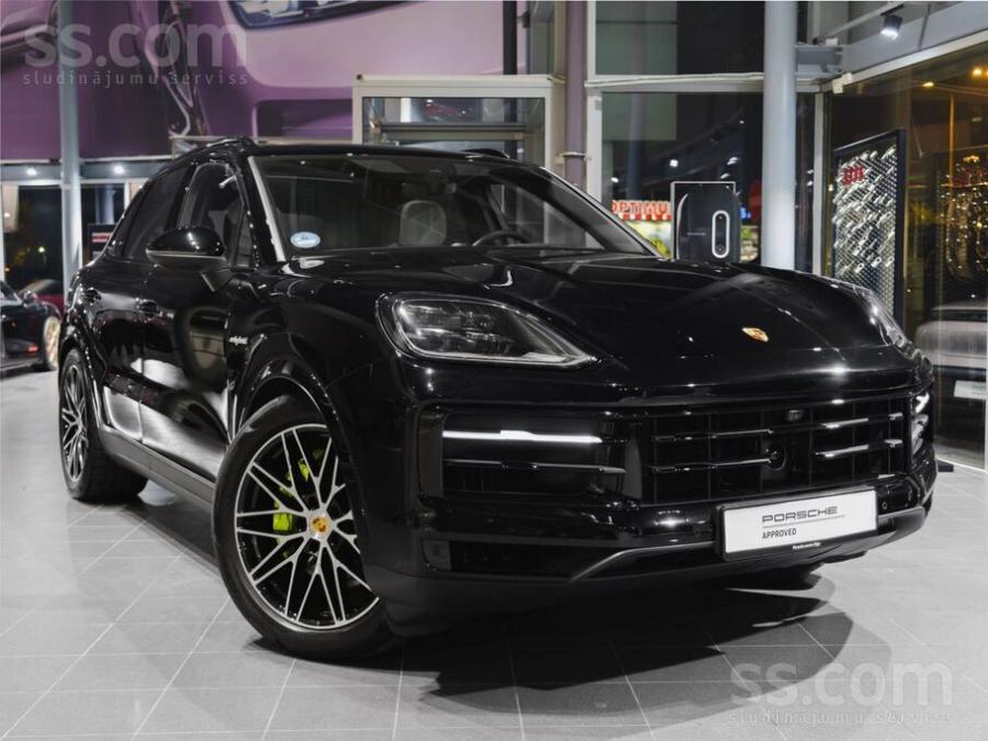 Black Porsche Cayenne 2024 in Riga, with an engine capacity of 3.00 L and mileage of 28 thousand km for 98000 €, photo 10 on AUTOMOTO.COM.LV