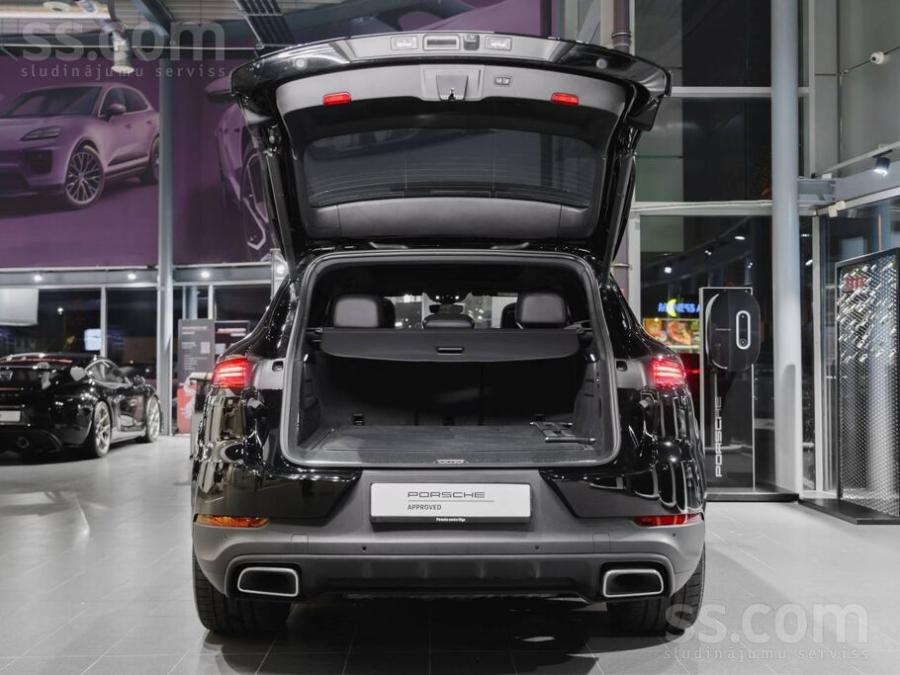 Black Porsche Cayenne 2024 in Riga, with an engine capacity of 3.00 L and mileage of 28 thousand km for 98000 €, photo 15 on AUTOMOTO.COM.LV