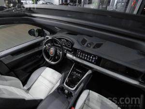 Black Porsche Cayenne 2024 in Riga, with an engine capacity of 3.00 L and mileage of 28 thousand km for 98000 €, photo 20 on AUTOMOTO.COM.LV