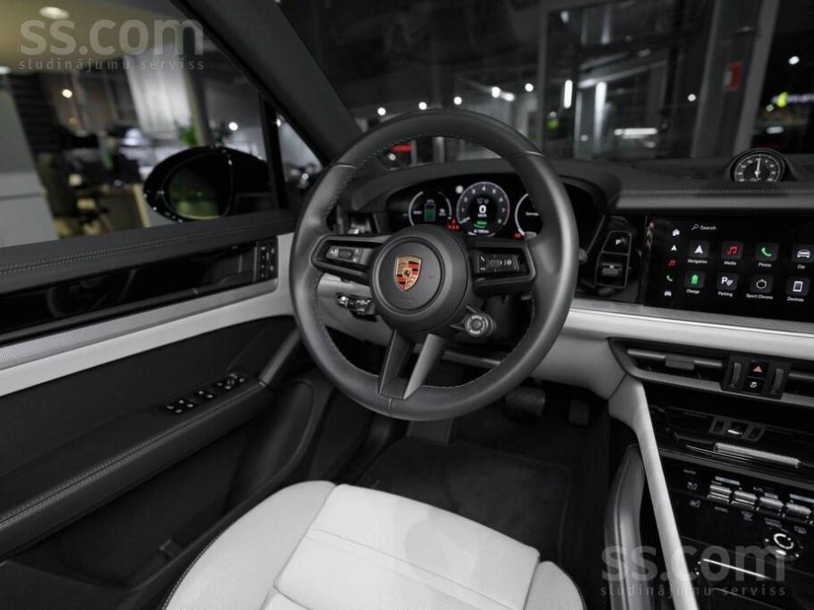 Black Porsche Cayenne 2024 in Riga, with an engine capacity of 3.00 L and mileage of 28 thousand km for 98000 €, photo 21 on AUTOMOTO.COM.LV