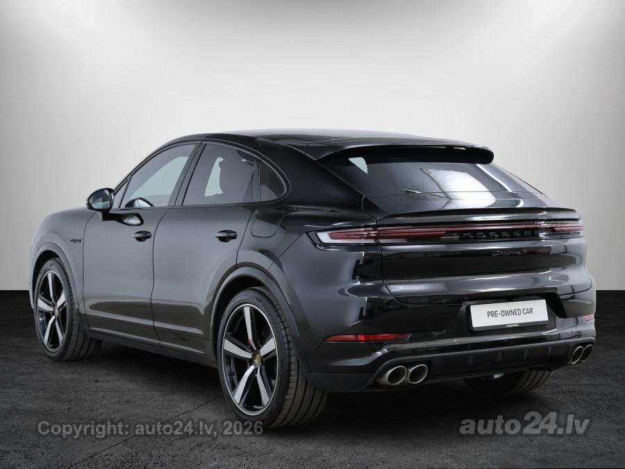 Black Porsche Cayenne 2024 in Tallinn, with an engine capacity of 3.00 L and mileage of 75 thousand km for 90000 €, photo 7 on AUTOMOTO.COM.LV