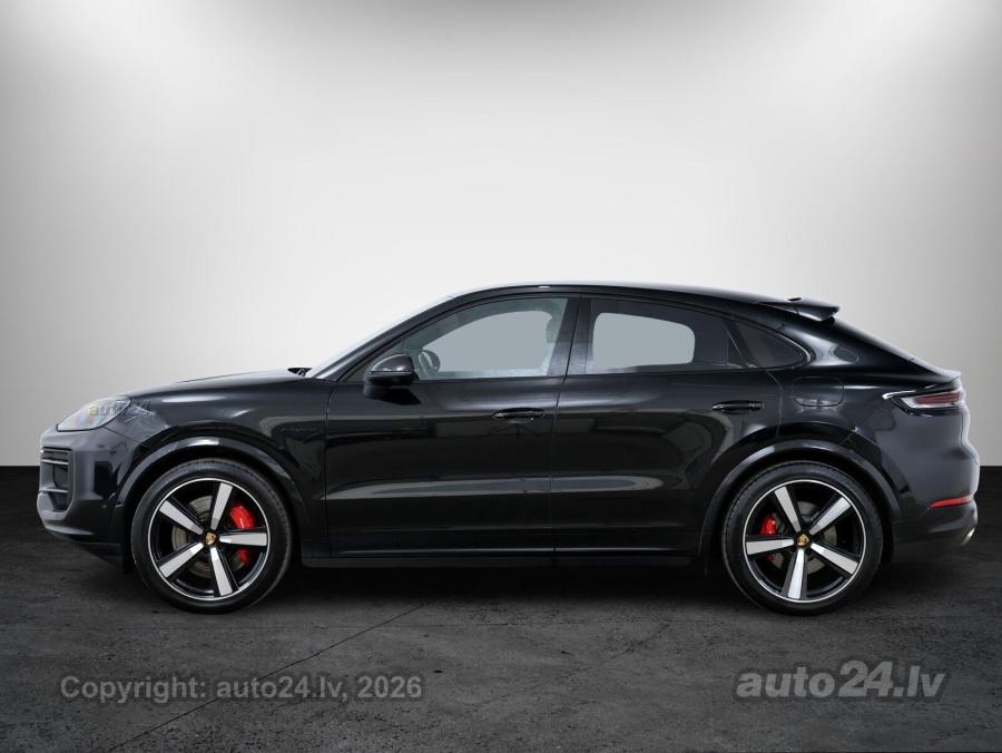 Black Porsche Cayenne 2024 in Tallinn, with an engine capacity of 3.00 L and mileage of 75 thousand km for 90000 €, photo 8 on AUTOMOTO.COM.LV