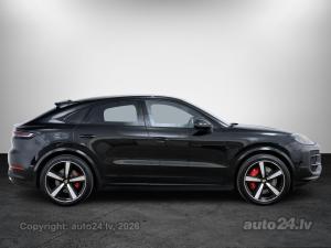 Black Porsche Cayenne 2024 in Tallinn, with an engine capacity of 3.00 L and mileage of 75 thousand km for 90000 €, photo 9 on AUTOMOTO.COM.LV