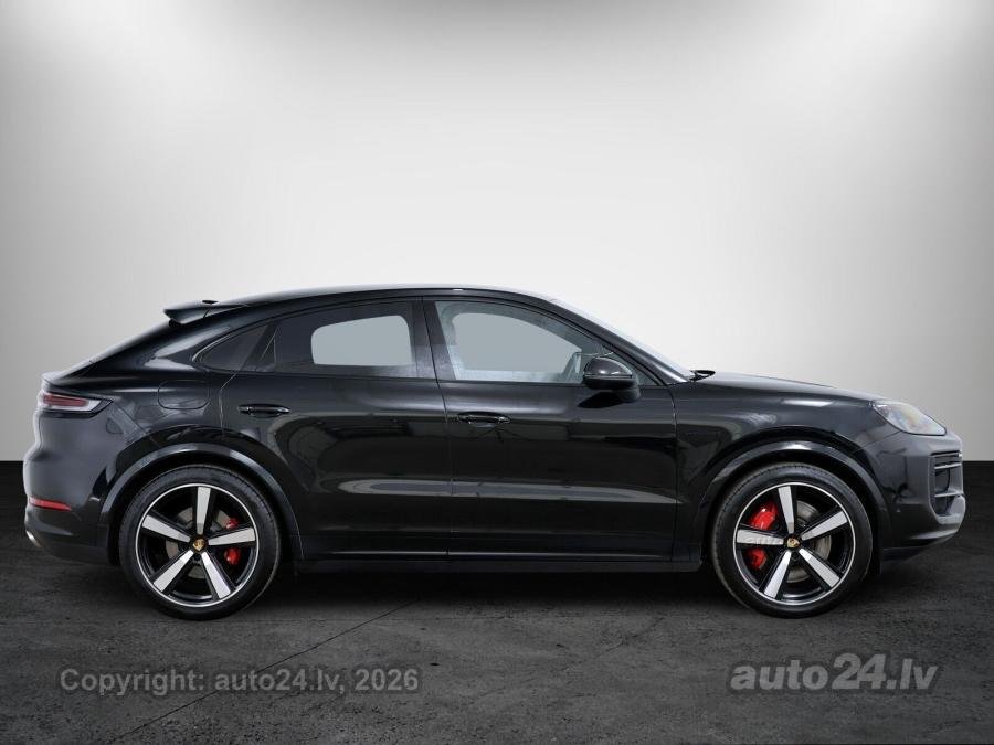 Black Porsche Cayenne 2024 in Tallinn, with an engine capacity of 3.00 L and mileage of 75 thousand km for 90000 €, photo 9 on AUTOMOTO.COM.LV