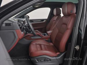 Black Porsche Cayenne 2024 in Tallinn, with an engine capacity of 3.00 L and mileage of 75 thousand km for 90000 €, photo 11 on AUTOMOTO.COM.LV