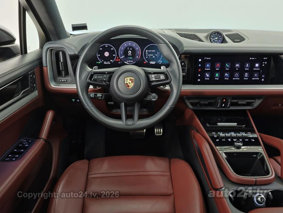 Black Porsche Cayenne 2024 in Tallinn, with an engine capacity of 3.00 L and mileage of 75 thousand km for 90000 €, photo 16 on AUTOMOTO.COM.LV