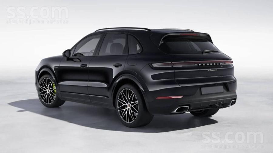 Melns Porsche Cayenne 2024 Rīga, ar dzinēja tilpumu 3.00 L un nobraukumu 20 tūkst. km par 95900 €, foto 4 vietnē AUTOMOTO.COM.LV