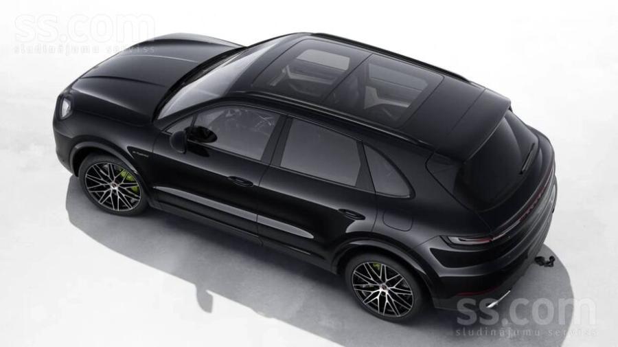 Melns Porsche Cayenne 2024 Rīga, ar dzinēja tilpumu 3.00 L un nobraukumu 20 tūkst. km par 95900 €, foto 5 vietnē AUTOMOTO.COM.LV