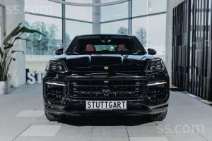 Black Porsche Cayenne 2024 in Riga, with an engine capacity of 3.00 L and mileage of 29 thousand km for 90000 €, photo 3 on AUTOMOTO.COM.LV