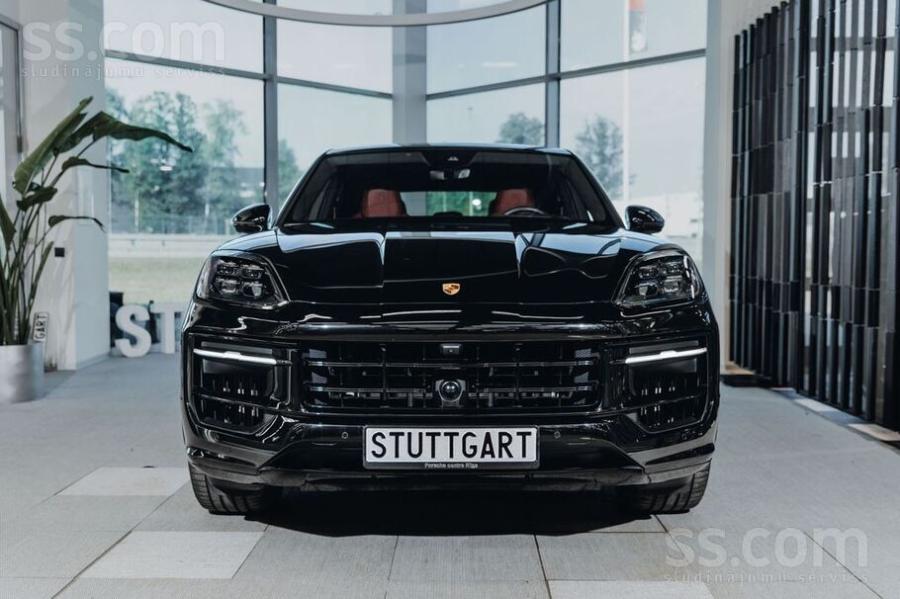 Black Porsche Cayenne 2024 in Riga, with an engine capacity of 3.00 L and mileage of 29 thousand km for 90000 €, photo 3 on AUTOMOTO.COM.LV
