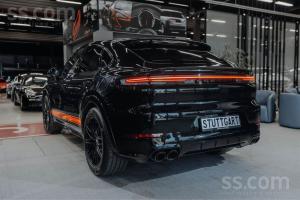 Black Porsche Cayenne 2024 in Riga, with an engine capacity of 3.00 L and mileage of 29 thousand km for 90000 €, photo 5 on AUTOMOTO.COM.LV