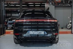 Black Porsche Cayenne 2024 in Riga, with an engine capacity of 3.00 L and mileage of 29 thousand km for 90000 €, photo 6 on AUTOMOTO.COM.LV
