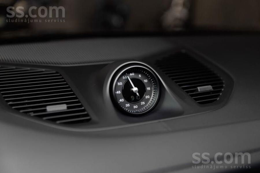 Black Porsche Cayenne 2024 in Riga, with an engine capacity of 3.00 L and mileage of 29 thousand km for 90000 €, photo 16 on AUTOMOTO.COM.LV