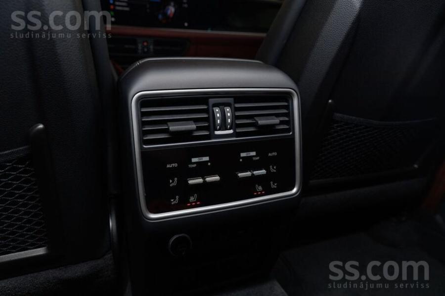 Black Porsche Cayenne 2024 in Riga, with an engine capacity of 3.00 L and mileage of 29 thousand km for 90000 €, photo 26 on AUTOMOTO.COM.LV