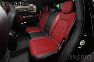 Black Porsche Cayenne 2024 in Riga, with an engine capacity of 3.00 L and mileage of 29 thousand km for 90000 €, photo 27 on AUTOMOTO.COM.LV