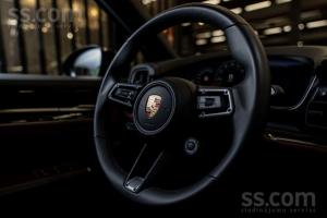 Black Porsche Cayenne 2024 in Riga, with an engine capacity of 3.00 L and mileage of 29 thousand km for 86000 €, photo 10 on AUTOMOTO.COM.LV