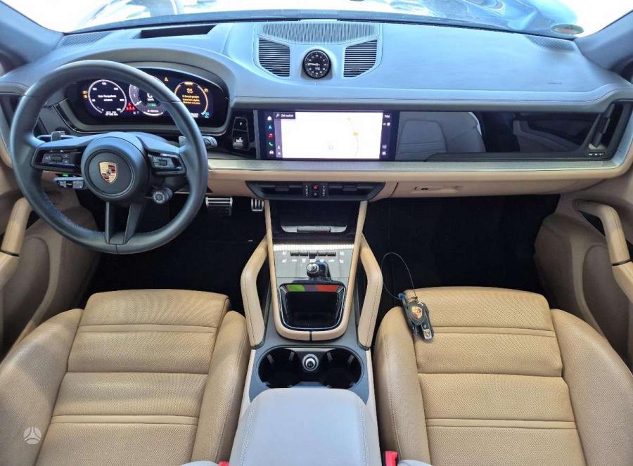 Melns Porsche Cayenne 2024 Klaipėda, ar dzinēja tilpumu 3.00 L un nobraukumu 47 tūkst. km par 27750 €, foto 6 vietnē AUTOMOTO.COM.LV