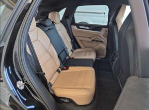 Melns Porsche Cayenne 2024 Klaipėda, ar dzinēja tilpumu 3.00 L un nobraukumu 47 tūkst. km par 27750 €, foto 7 vietnē AUTOMOTO.COM.LV