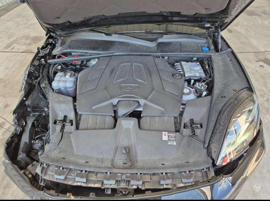 Melns Porsche Cayenne 2024 Klaipėda, ar dzinēja tilpumu 3.00 L un nobraukumu 47 tūkst. km par 27750 €, foto 10 vietnē AUTOMOTO.COM.LV