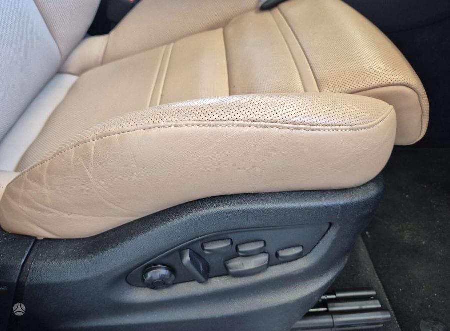 Melns Porsche Cayenne 2024 Klaipėda, ar dzinēja tilpumu 3.00 L un nobraukumu 47 tūkst. km par 27750 €, foto 16 vietnē AUTOMOTO.COM.LV