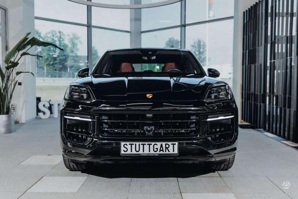Black Porsche Cayenne 2024 in Riga, with an engine capacity of 3.00 L and mileage of 29 thousand km for 90000 €, photo 2 on AUTOMOTO.COM.LV