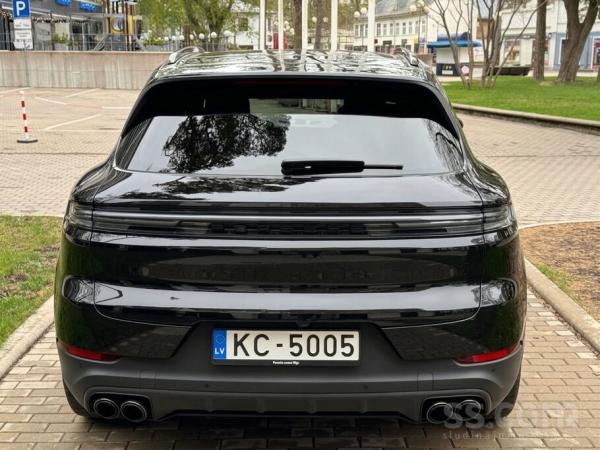 Melns Porsche Cayenne 2024 Rīga, ar dzinēja tilpumu 3.00 L un nobraukumu 21 tūkst. km par 88600 €, foto 6 vietnē AUTOMOTO.COM.LV