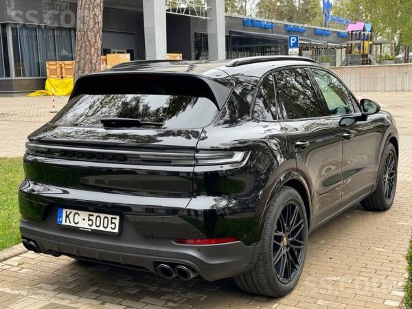 Melns Porsche Cayenne 2024 Rīga, ar dzinēja tilpumu 3.00 L un nobraukumu 21 tūkst. km par 88600 €, foto 7 vietnē AUTOMOTO.COM.LV