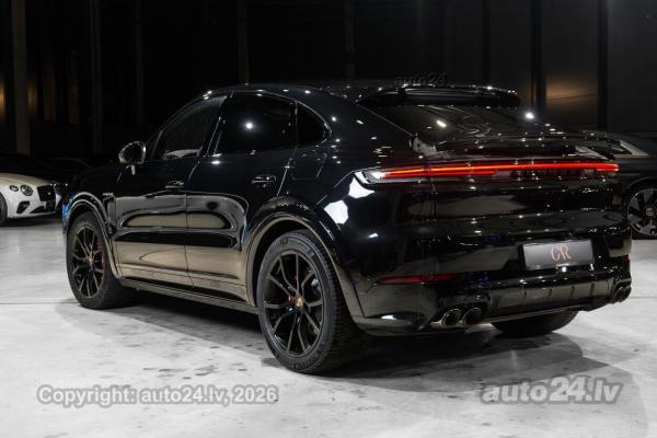 Black Porsche Cayenne 2025 in Riga, with an engine capacity of 3.00 L and mileage of 10 thousand km for 139900 €, photo 6 on AUTOMOTO.COM.LV
