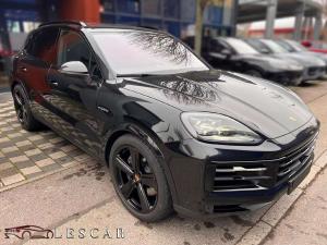 Melns Porsche Cayenne 2025 Viļņa, ar dzinēja tilpumu 3.00 L un nobraukumu 15 tūkst. km par 110000 €, foto  vietnē AUTOMOTO.COM.LV