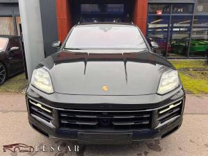 Black Porsche Cayenne 2025 in Vilnius, with an engine capacity of 3.00 L and mileage of 15 thousand km for 110000 €, photo 2 on AUTOMOTO.COM.LV