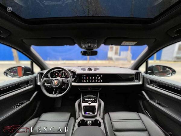 Melns Porsche Cayenne 2025 Viļņa, ar dzinēja tilpumu 3.00 L un nobraukumu 15 tūkst. km par 110000 €, foto 11 vietnē AUTOMOTO.COM.LV