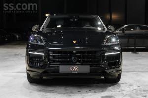 Black Porsche Cayenne 2025 in Riga, with an engine capacity of 3.00 L and mileage of 15 thousand km for 130500 €, photo 3 on AUTOMOTO.COM.LV