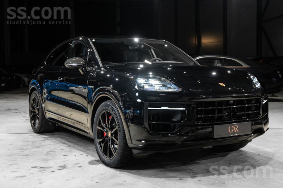 Black Porsche Cayenne 2025 in Riga, with an engine capacity of 3.00 L and mileage of 15 thousand km for 130500 €, photo 4 on AUTOMOTO.COM.LV
