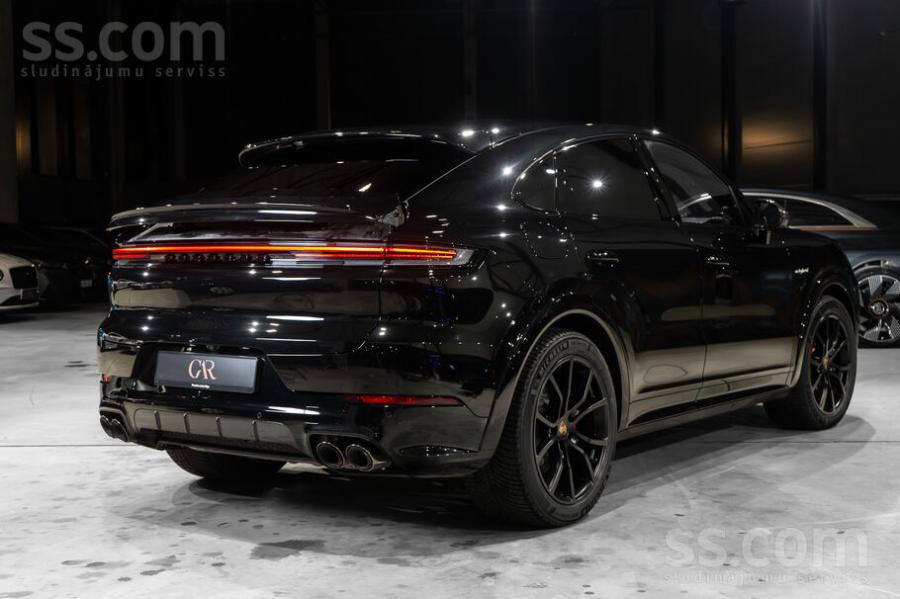 Black Porsche Cayenne 2025 in Riga, with an engine capacity of 3.00 L and mileage of 15 thousand km for 130500 €, photo 5 on AUTOMOTO.COM.LV