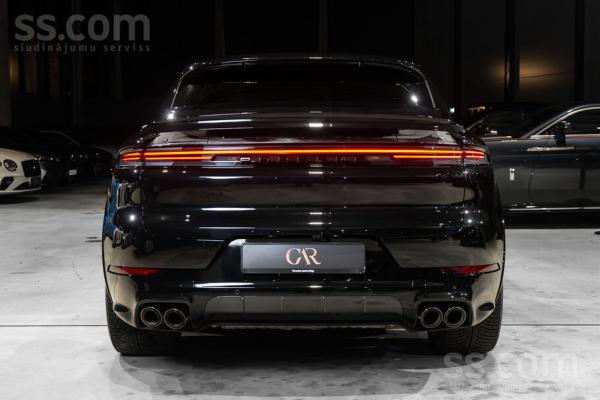 Melns Porsche Cayenne 2025 Rīga, ar dzinēja tilpumu 3.00 L un nobraukumu 15 tūkst. km par 130500 €, foto 5 vietnē AUTOMOTO.COM.LV