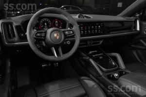 Black Porsche Cayenne 2025 in Riga, with an engine capacity of 3.00 L and mileage of 15 thousand km for 130500 €, photo 10 on AUTOMOTO.COM.LV