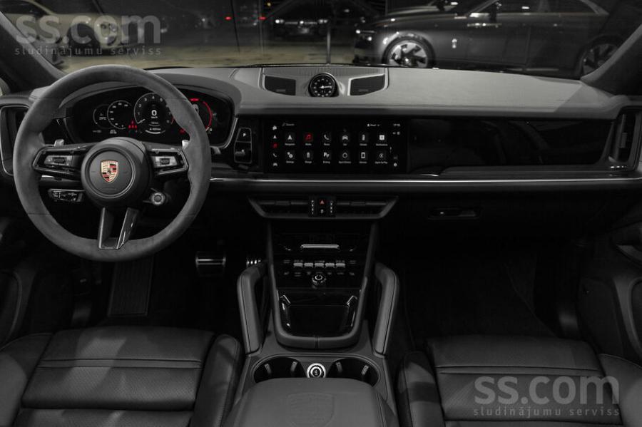 Black Porsche Cayenne 2025 in Riga, with an engine capacity of 3.00 L and mileage of 15 thousand km for 130500 €, photo 11 on AUTOMOTO.COM.LV
