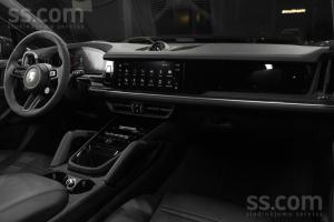 Black Porsche Cayenne 2025 in Riga, with an engine capacity of 3.00 L and mileage of 15 thousand km for 130500 €, photo 12 on AUTOMOTO.COM.LV