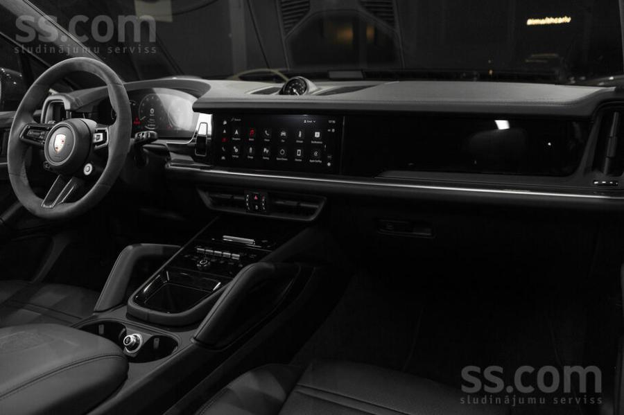 Black Porsche Cayenne 2025 in Riga, with an engine capacity of 3.00 L and mileage of 15 thousand km for 130500 €, photo 12 on AUTOMOTO.COM.LV
