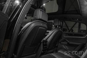 Black Porsche Cayenne 2025 in Riga, with an engine capacity of 3.00 L and mileage of 15 thousand km for 130500 €, photo 16 on AUTOMOTO.COM.LV