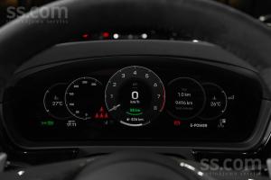 Black Porsche Cayenne 2025 in Riga, with an engine capacity of 3.00 L and mileage of 15 thousand km for 130500 €, photo 17 on AUTOMOTO.COM.LV
