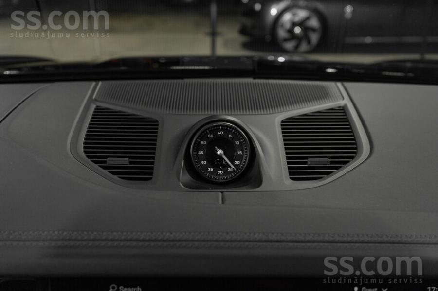 Black Porsche Cayenne 2025 in Riga, with an engine capacity of 3.00 L and mileage of 15 thousand km for 130500 €, photo 30 on AUTOMOTO.COM.LV