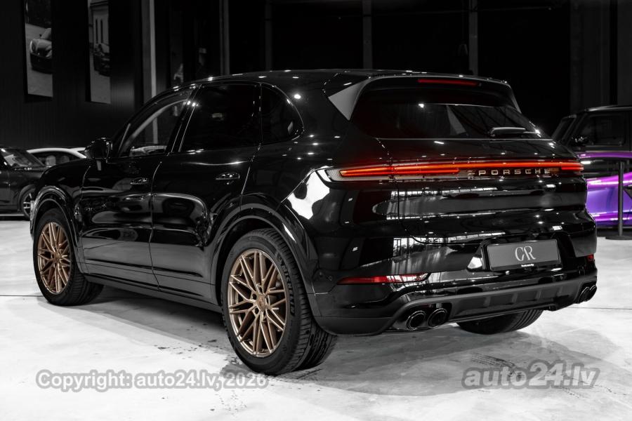 Melns Porsche Cayenne 2025 Rīga, ar dzinēja tilpumu 3.00 L un nobraukumu 17 tūkst. km par 94138 €, foto 7 vietnē AUTOMOTO.COM.LV