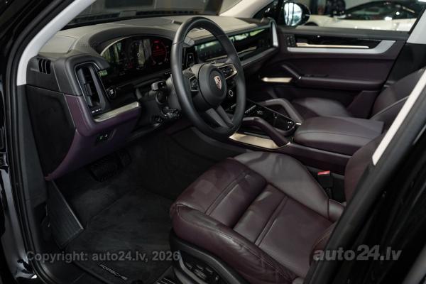 Melns Porsche Cayenne 2025 Rīga, ar dzinēja tilpumu 3.00 L un nobraukumu 17 tūkst. km par 94138 €, foto 10 vietnē AUTOMOTO.COM.LV