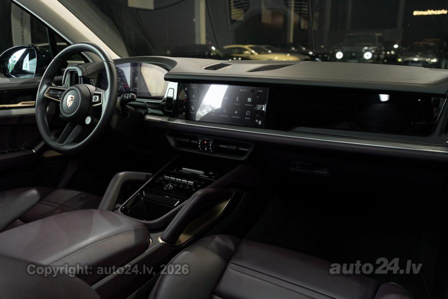 Melns Porsche Cayenne 2025 Rīga, ar dzinēja tilpumu 3.00 L un nobraukumu 17 tūkst. km par 94138 €, foto 13 vietnē AUTOMOTO.COM.LV