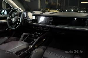 Black Porsche Cayenne 2025 in Riga, with an engine capacity of 3.00 L and mileage of 17 thousand km for 94138 €, photo 13 on AUTOMOTO.COM.LV