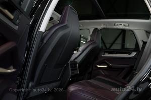 Black Porsche Cayenne 2025 in Riga, with an engine capacity of 3.00 L and mileage of 17 thousand km for 94138 €, photo 15 on AUTOMOTO.COM.LV