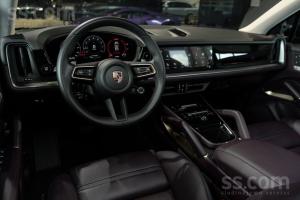 Melns Porsche Cayenne 2025 Rīga, ar dzinēja tilpumu 3.00 L un nobraukumu 17 tūkst. km par 94138 €, foto 11 vietnē AUTOMOTO.COM.LV