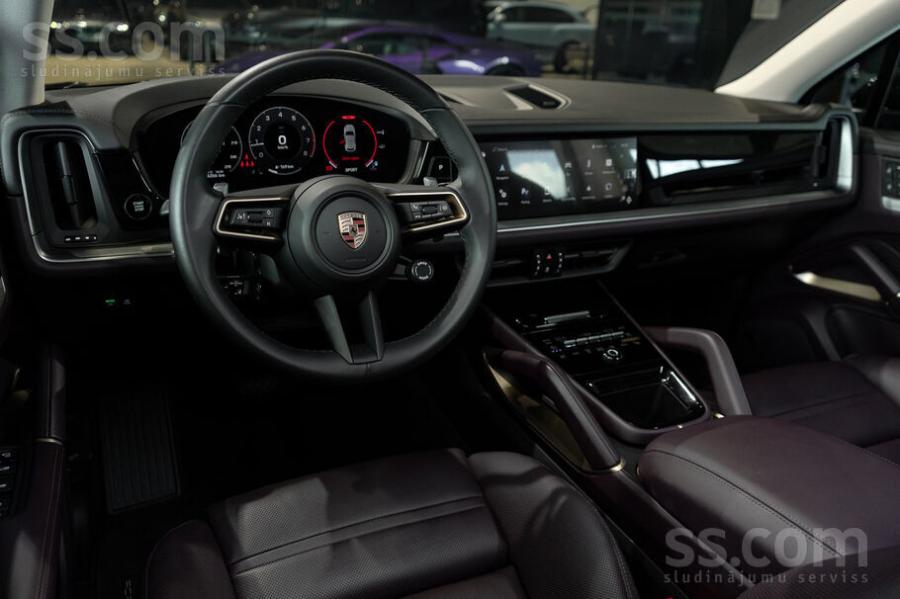 Melns Porsche Cayenne 2025 Rīga, ar dzinēja tilpumu 3.00 L un nobraukumu 17 tūkst. km par 94138 €, foto 11 vietnē AUTOMOTO.COM.LV